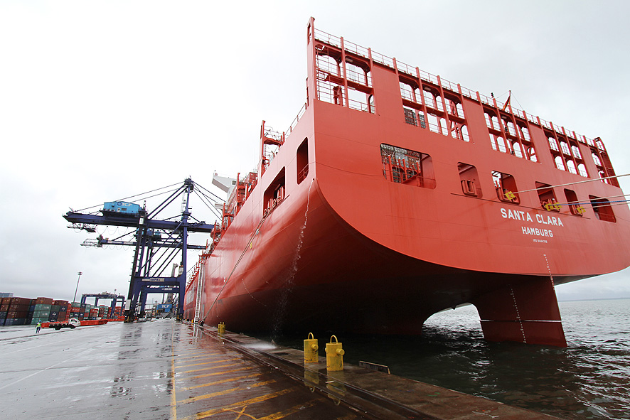 Porto de Paranaguá recebe maior navio a atracar na América do Sul ...